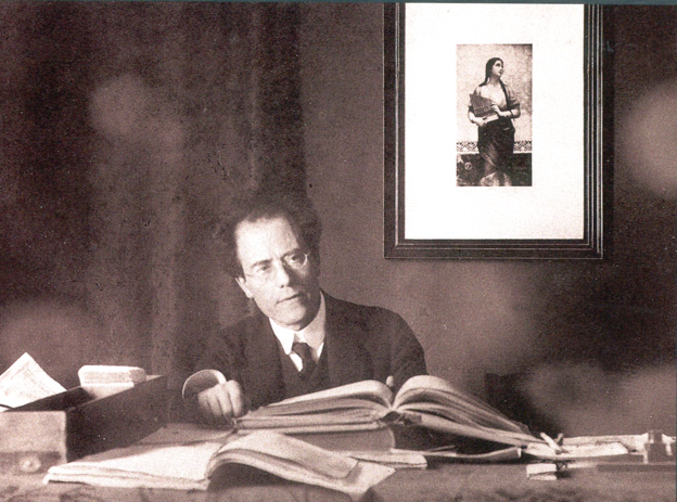 Mahler en una cantina de Irapuato | Revista Replicante